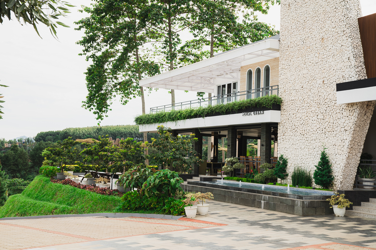 Take Tour - Royal Urban Resort